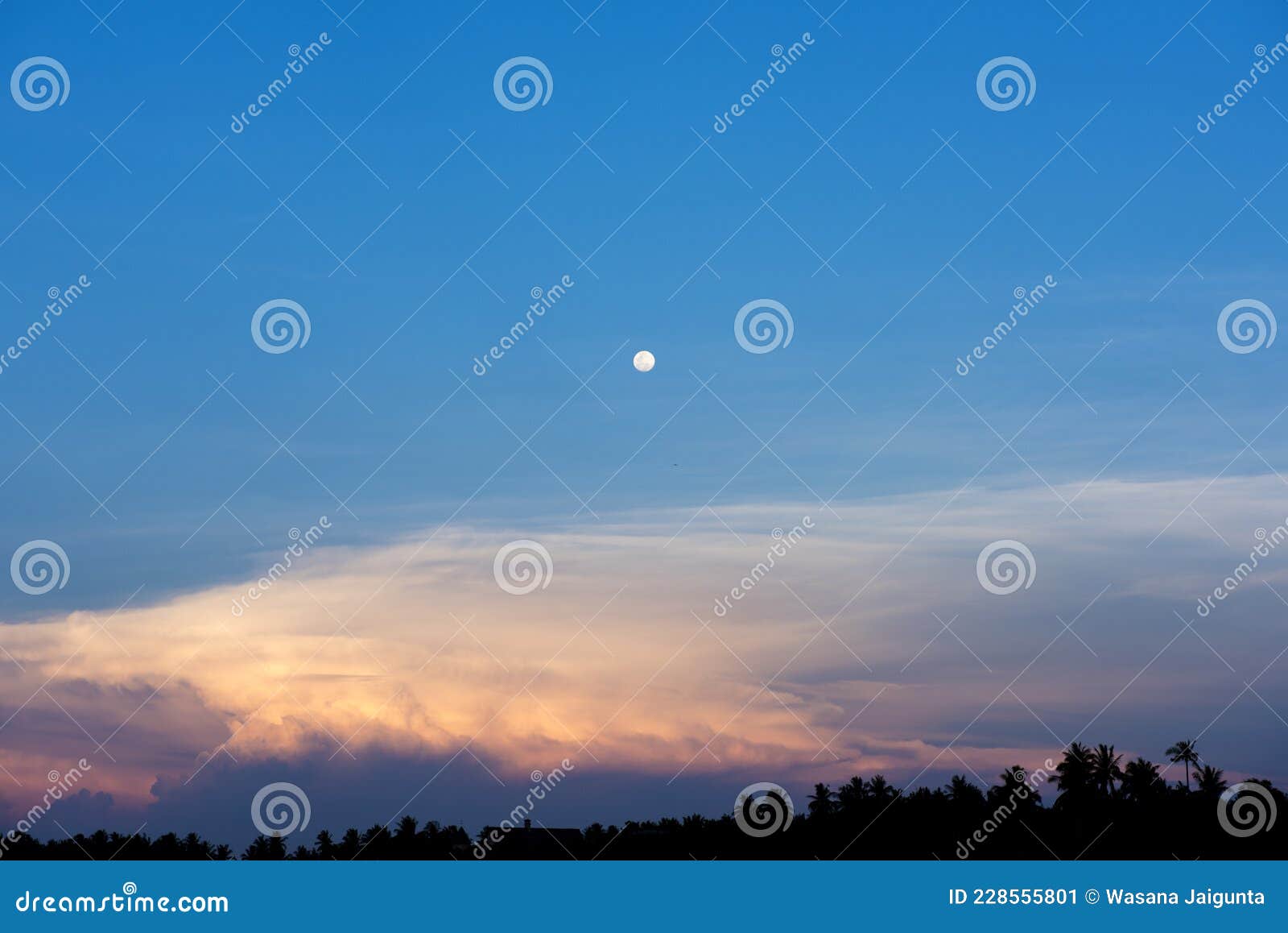 Light Spectrum on the Sky Background Stock Image - Image of nature ...