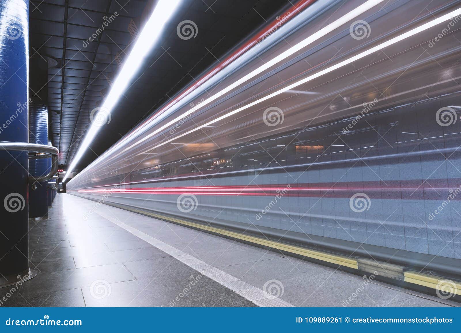 Light, Streaks, Speed Picture. Image: 109889261