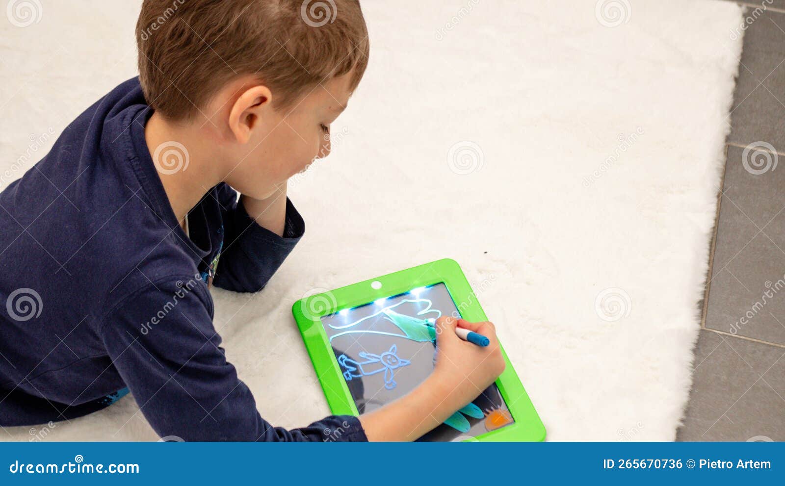 Light Tablet for Drawing, Draws with a Pen on a Special Tablet Draws ...