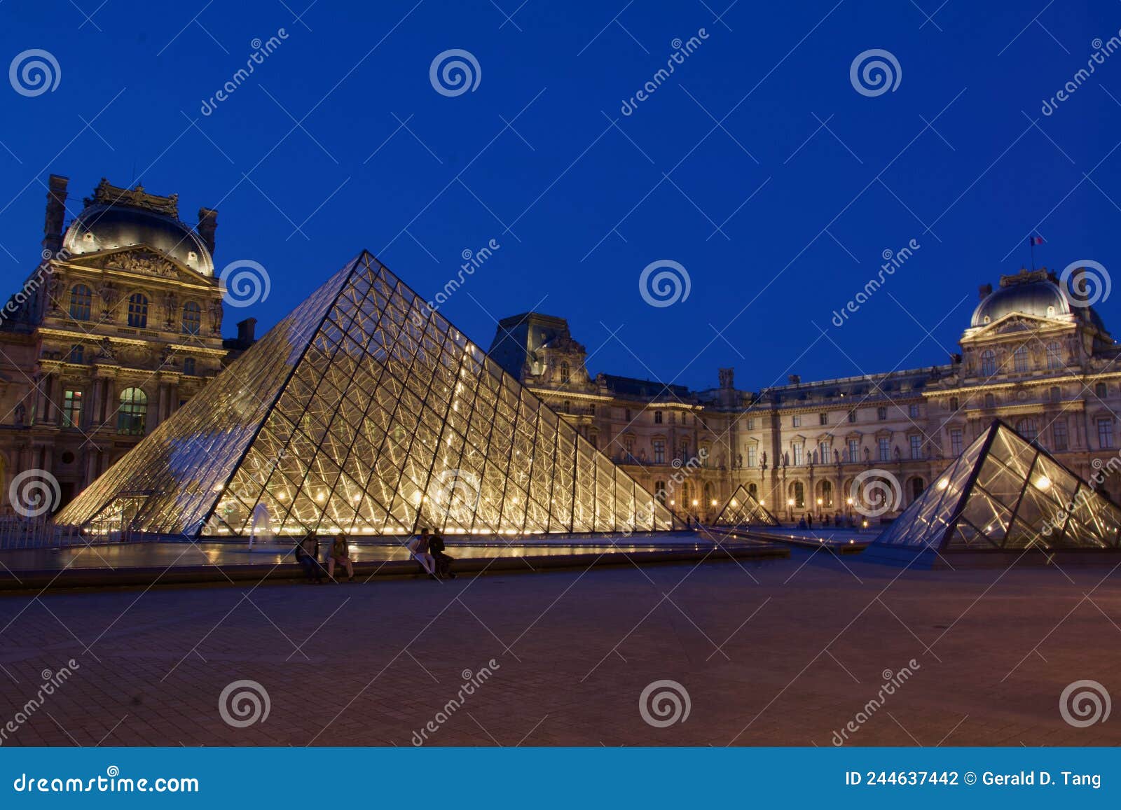 France Paris the Louvre Pyramid 841323 Editorial Photography - Image of ...