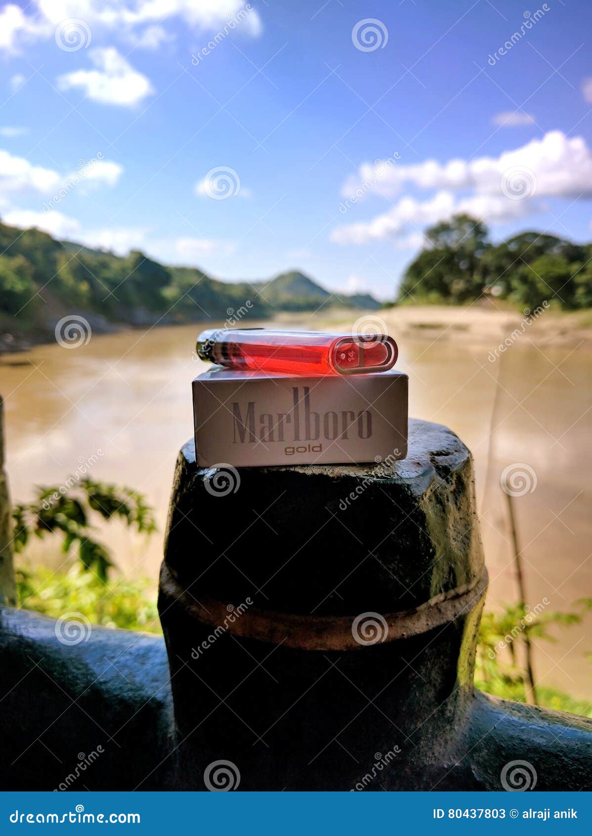 Marlboro Gold River Mount Tree Nature Stock Photos - Free & Royalty ...