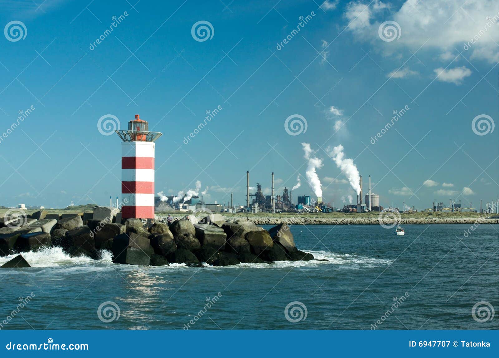 Lighthouse beacon stock image. Image of environment, ocean - 6947707
