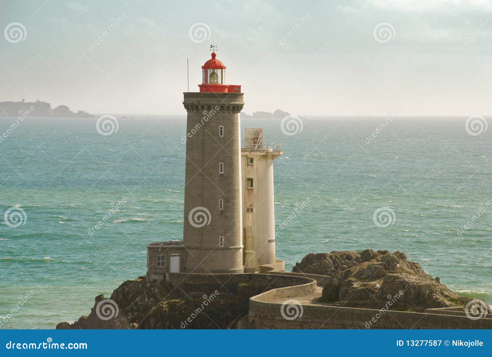 Lighthouse front of ocean stock image. Image of guidance - 13277587