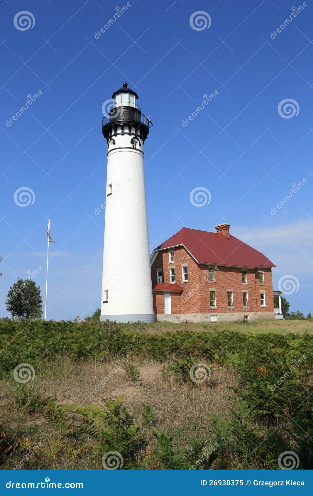 Lighthouse on Lake Superior Stock Image - Image of tranquil, scene ...