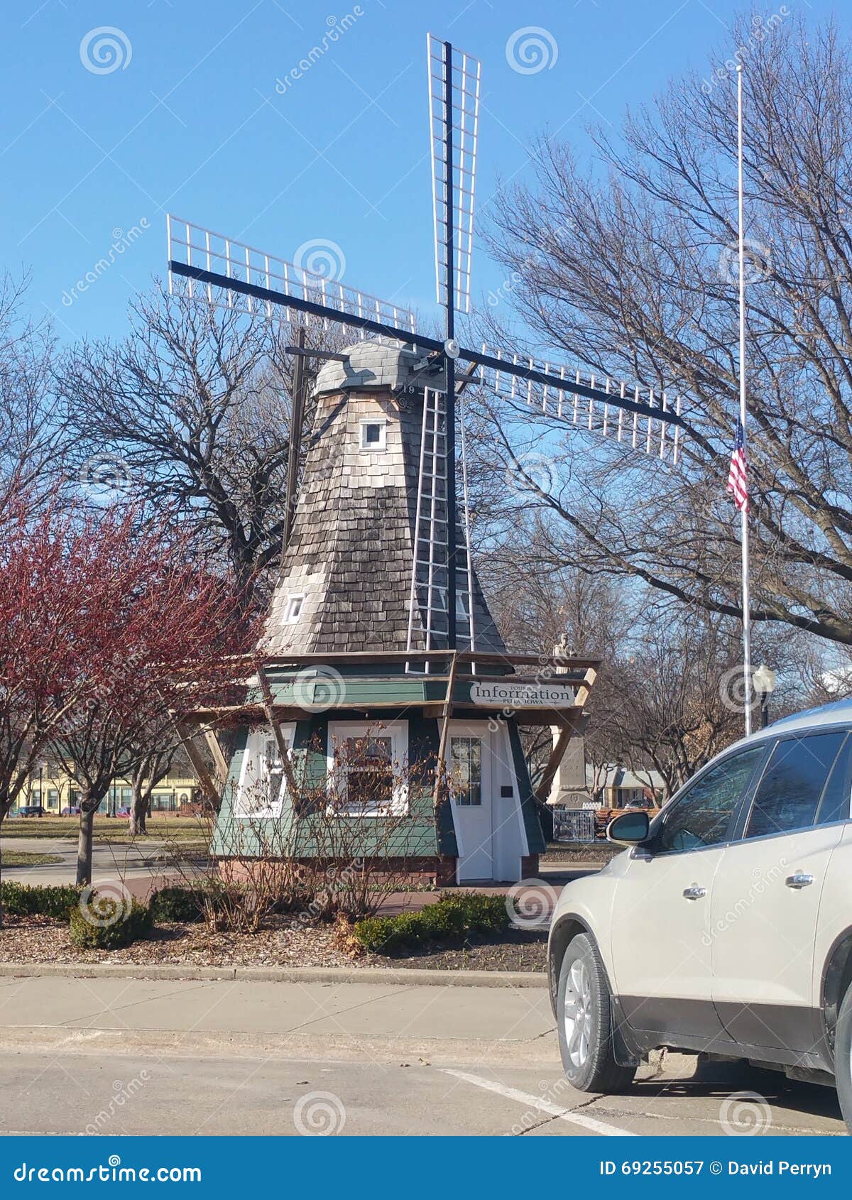 Lighthouse editorial photography. Image of lighthouse - 69255057