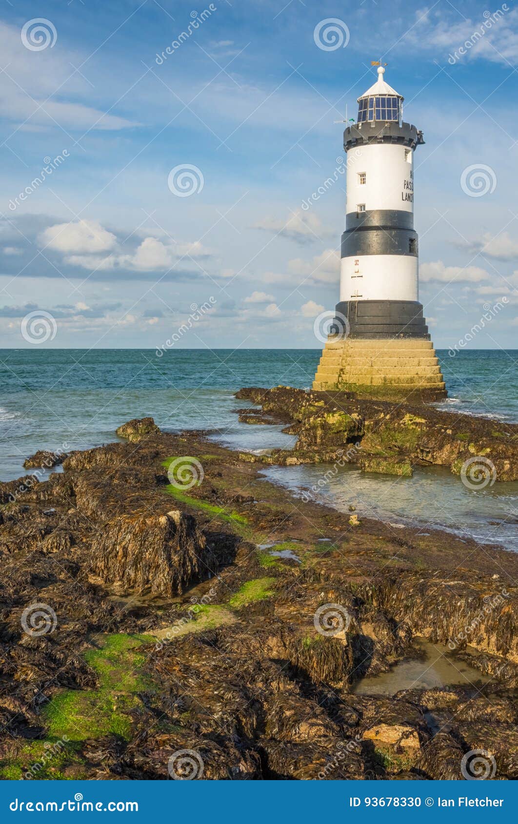 Lighthouse editorial image. Image of tide, view, path - 93678330