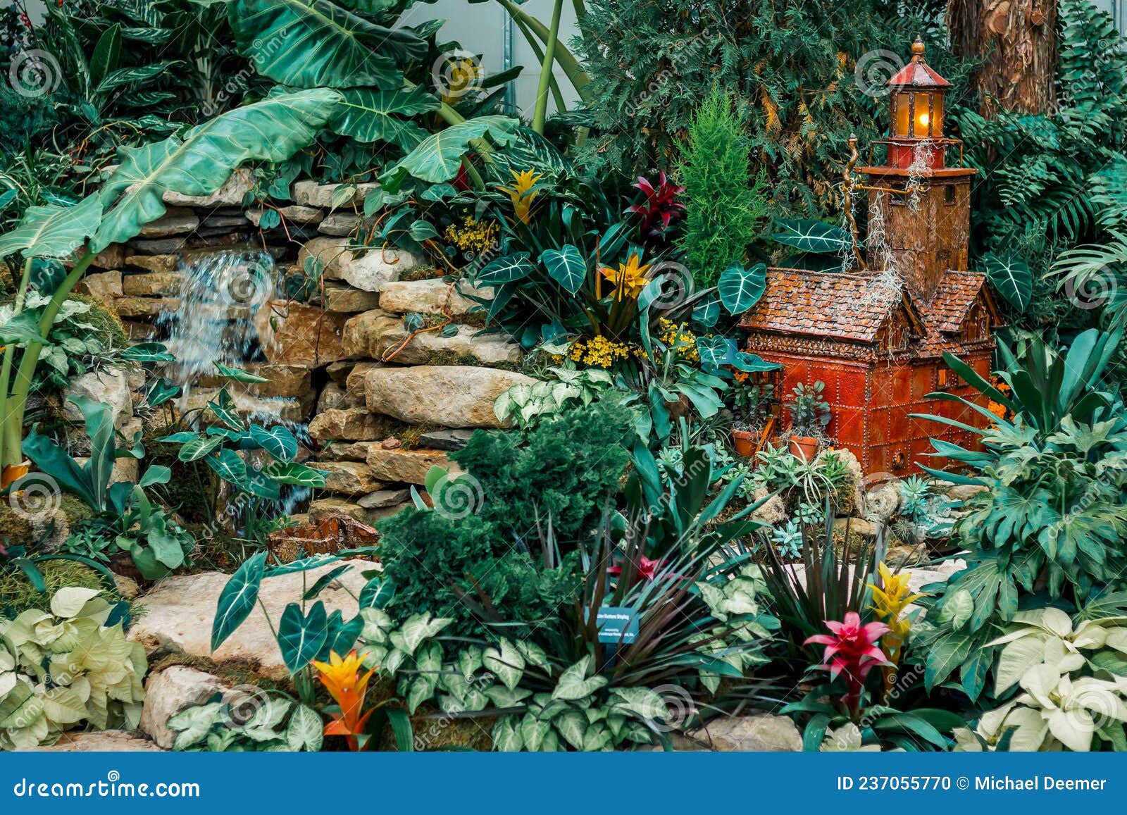 Lighthouse and Waterfall Models in a Holiday Train Display Editorial ...