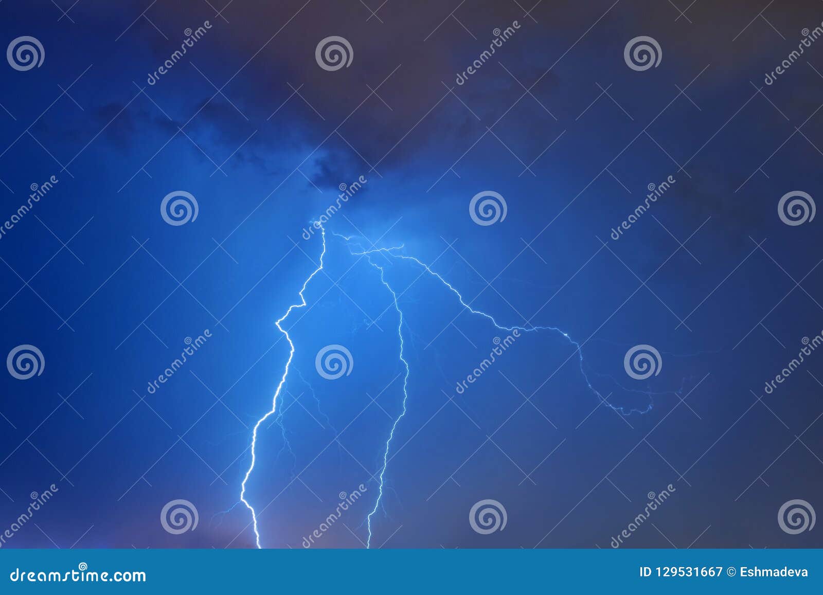 Lighting bolt at night stock image. Image of spark, electric - 129531667