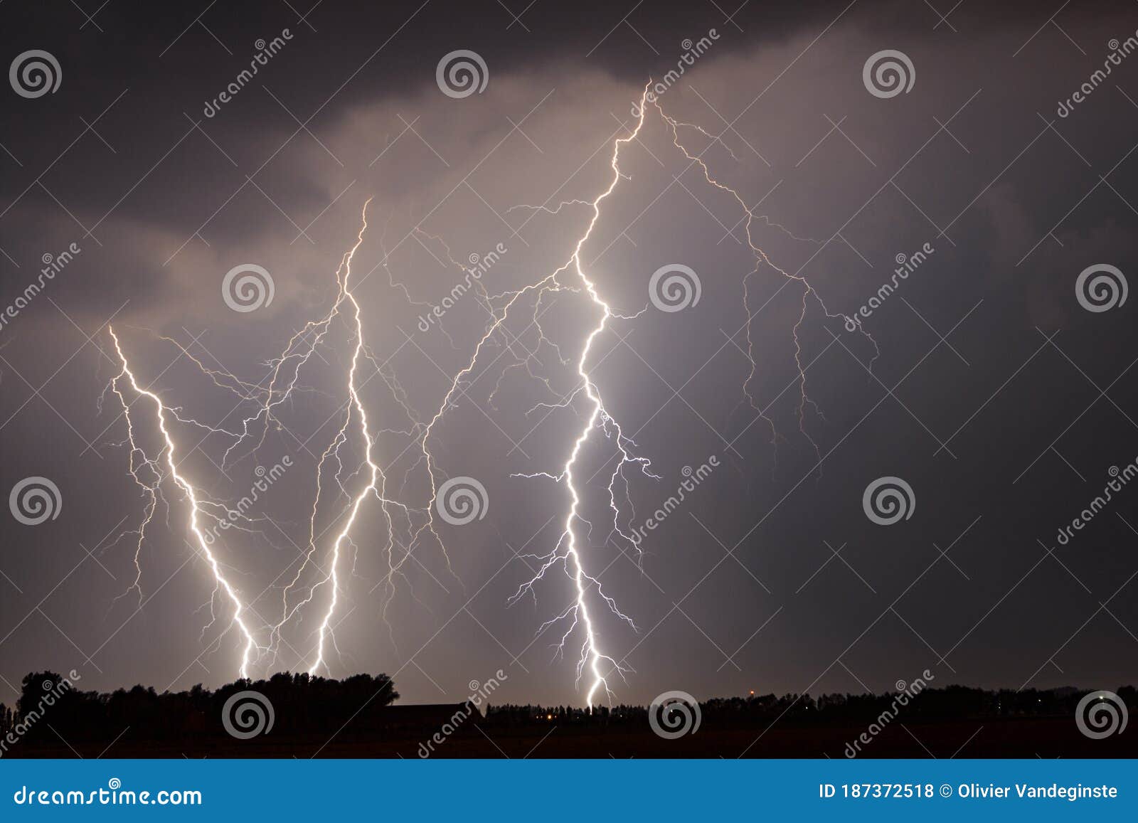 Lightning Is A Naturally Occurring Electrostatic Discharge. Stock ...