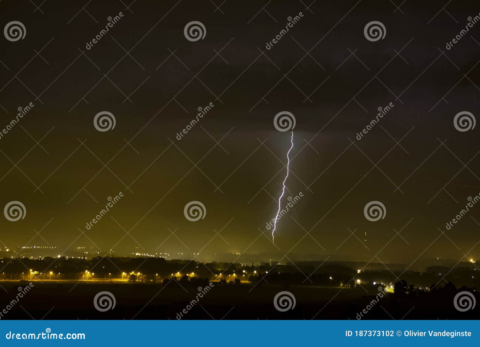Lightning Is A Naturally Occurring Electrostatic Discharge. Stock ...