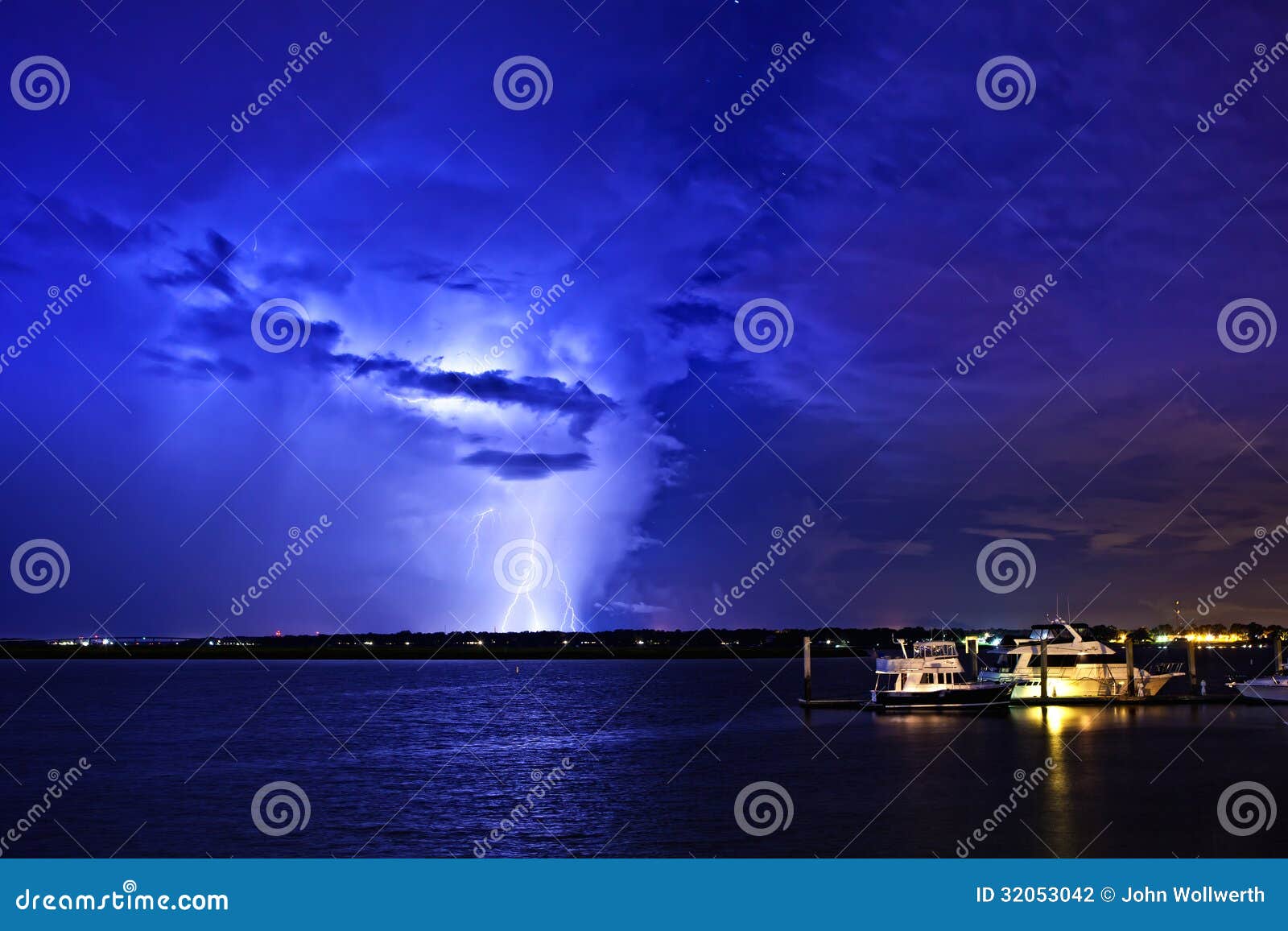 Lightning Over Boats and Water Stock Photo - Image of blue, storm: 32053042