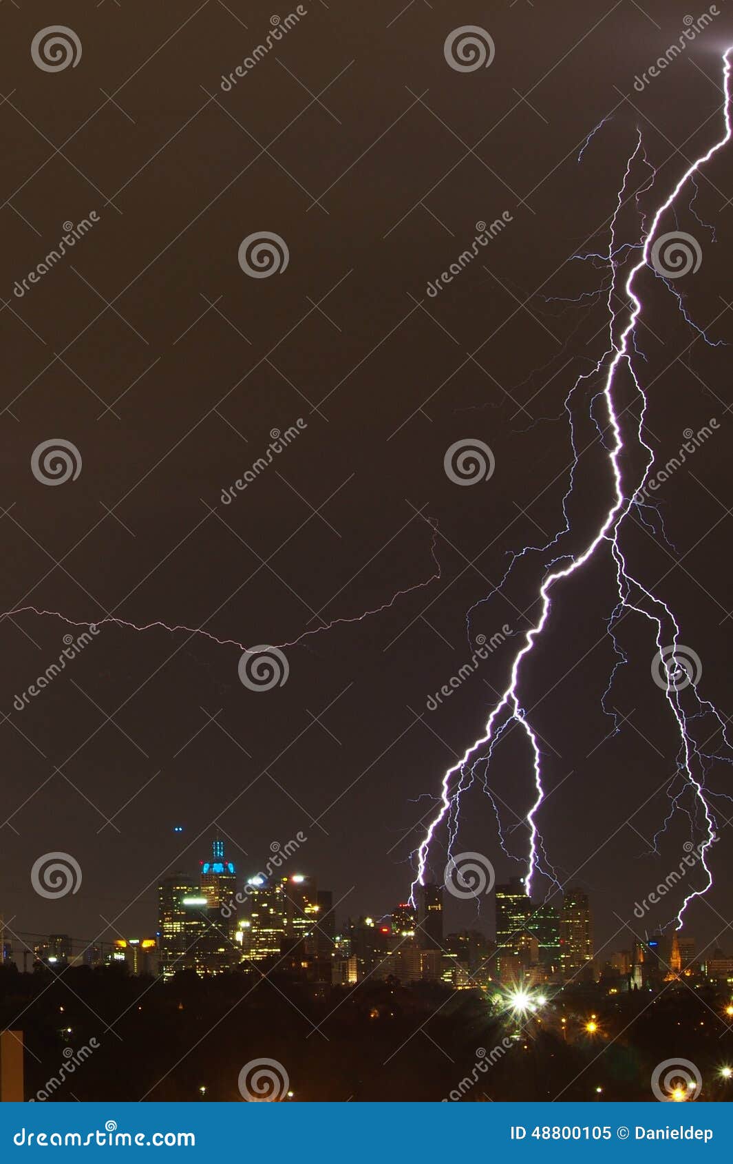 Lightning Over City Skyline Stock Image - Image of light, dark: 48800105