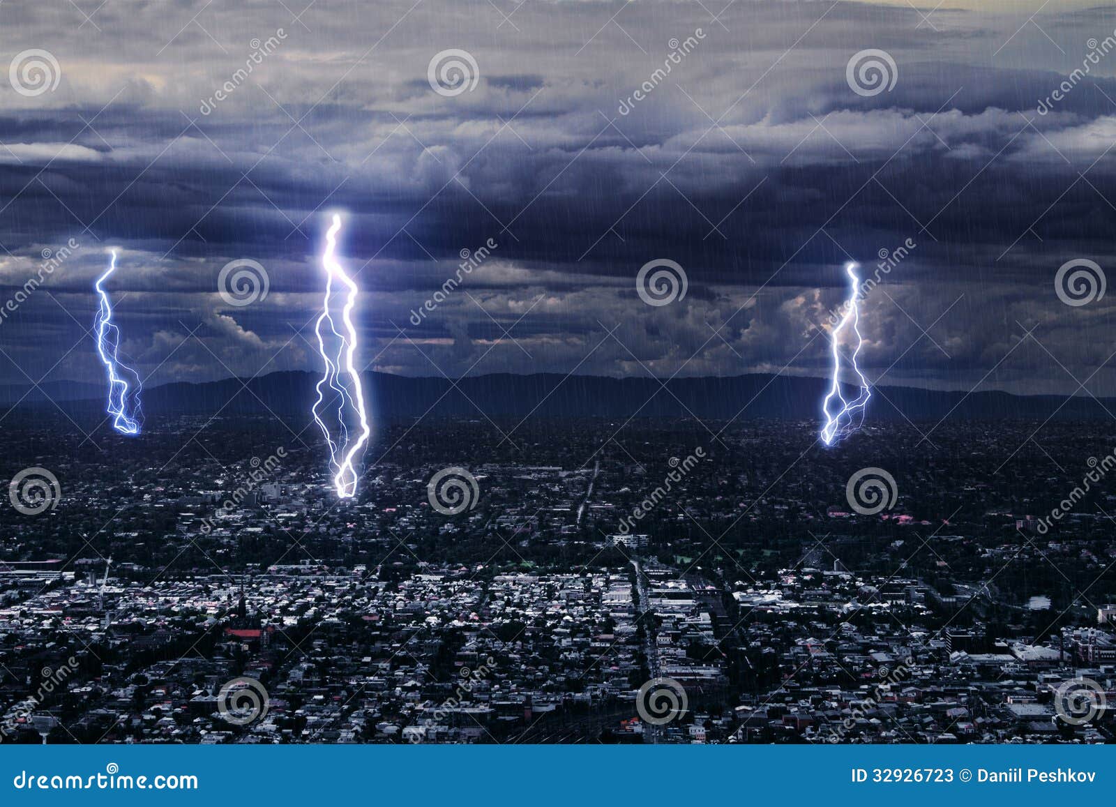Lightning over city stock image. Image of lightning, victoria - 32926723