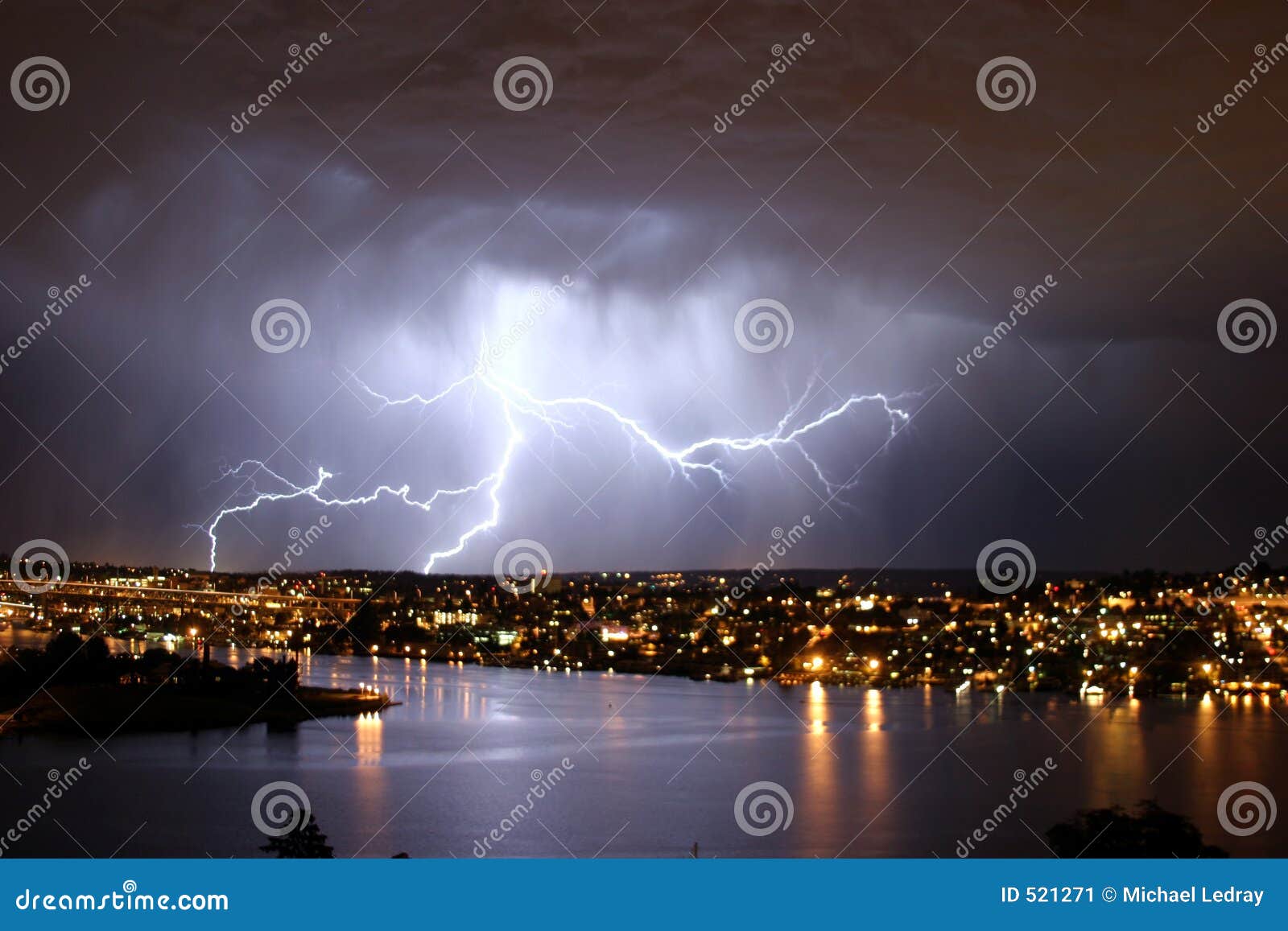 Lightning over seattle stock image. Image of storm, lightning - 521271