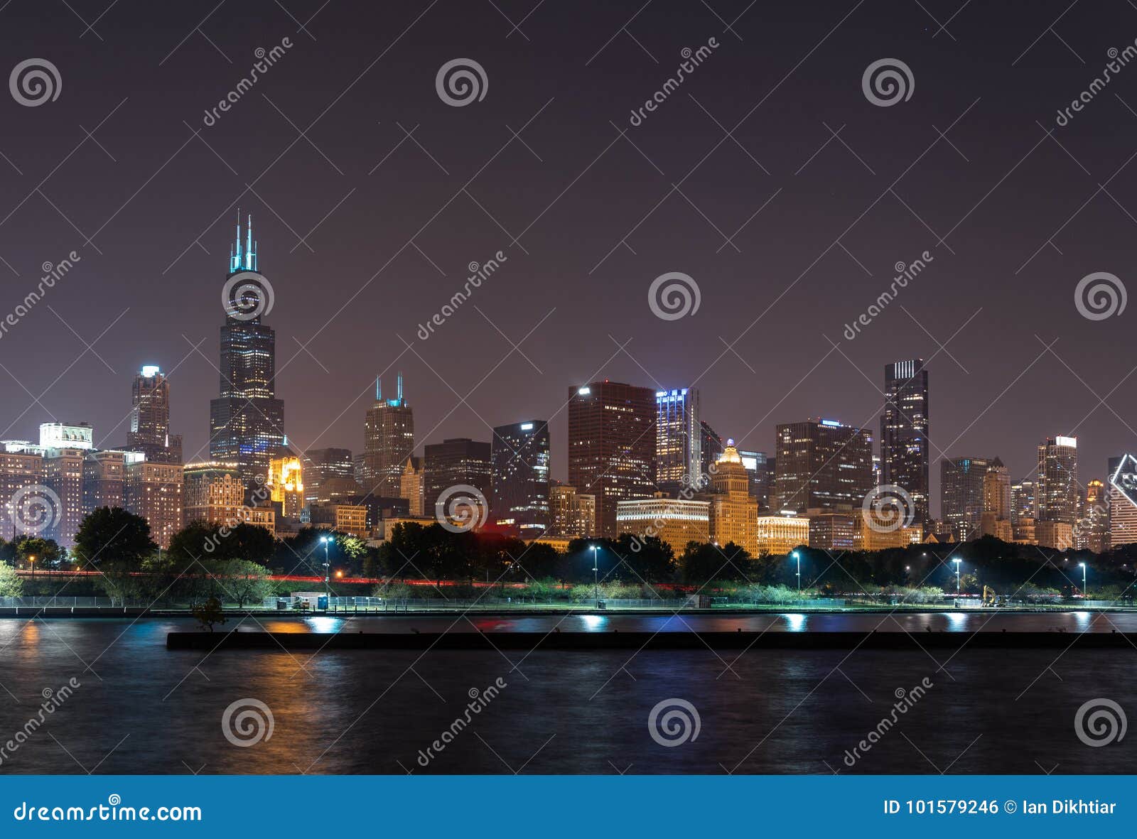 Lights of Summer Night Chicago Downtown Skyline Editorial Photo - Image ...