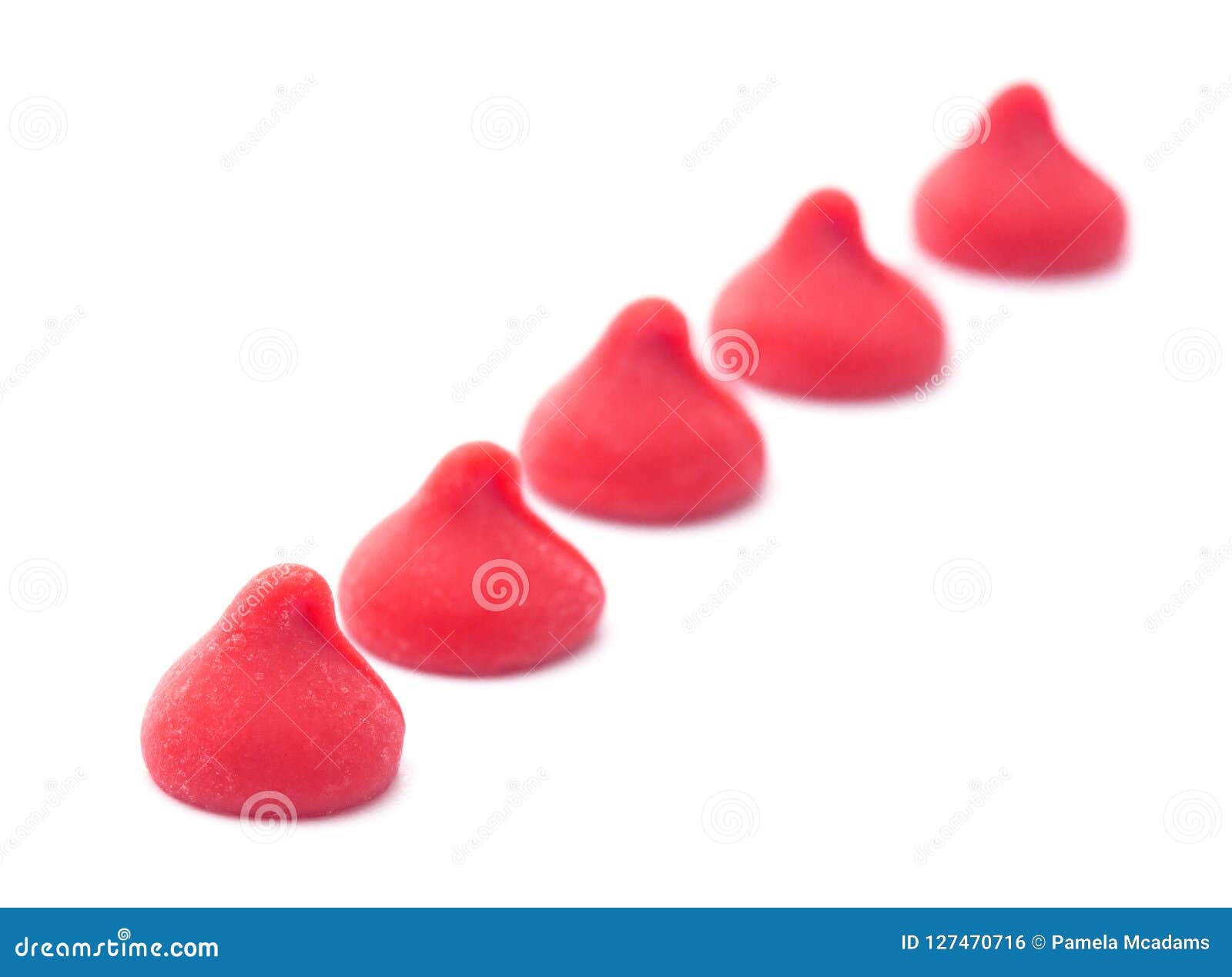 Ligne De Cherry Baking Chips Rouge Gastronome Photo stock - Image du ...