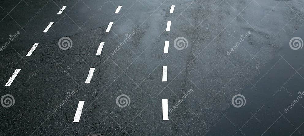 Lignes De Circulation Sur L'asphalte Image stock - Image du lignes ...