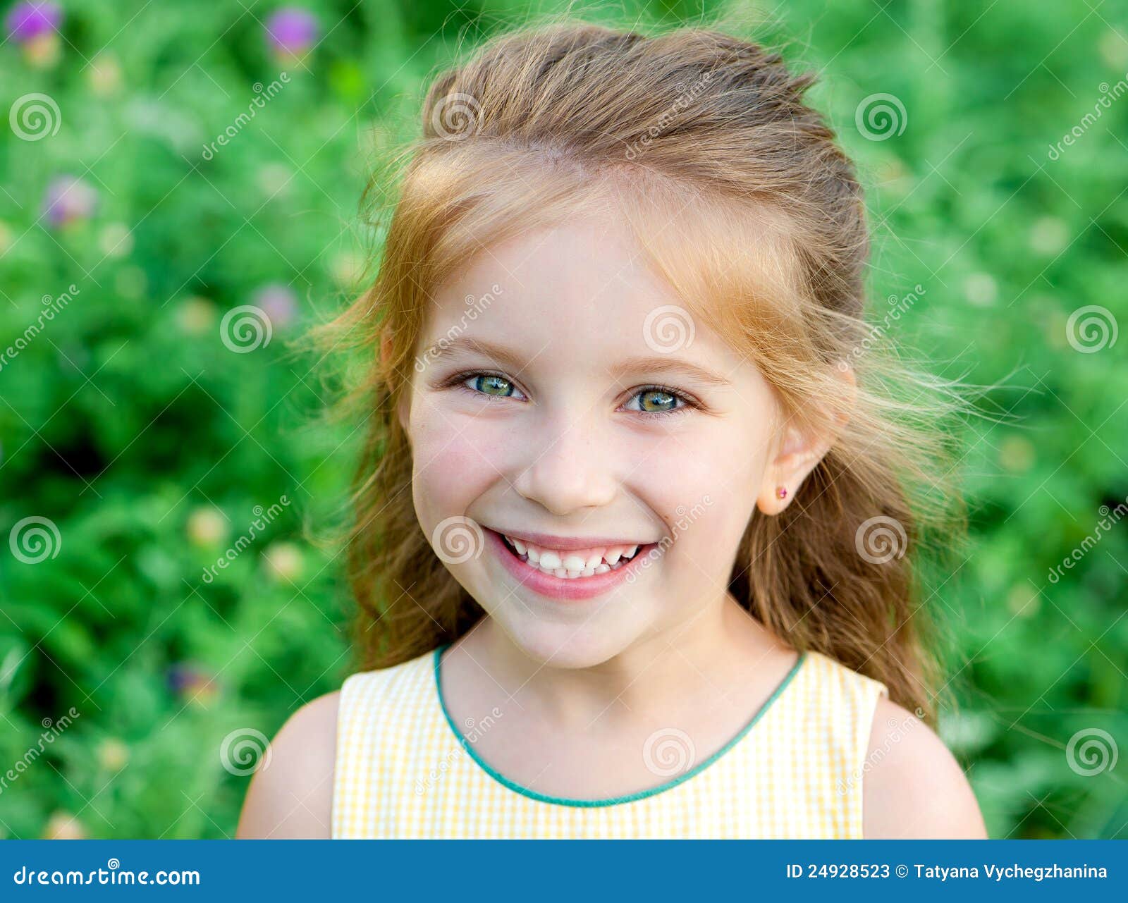 Liitle girl close-up stock image. Image of child, looking - 24928523
