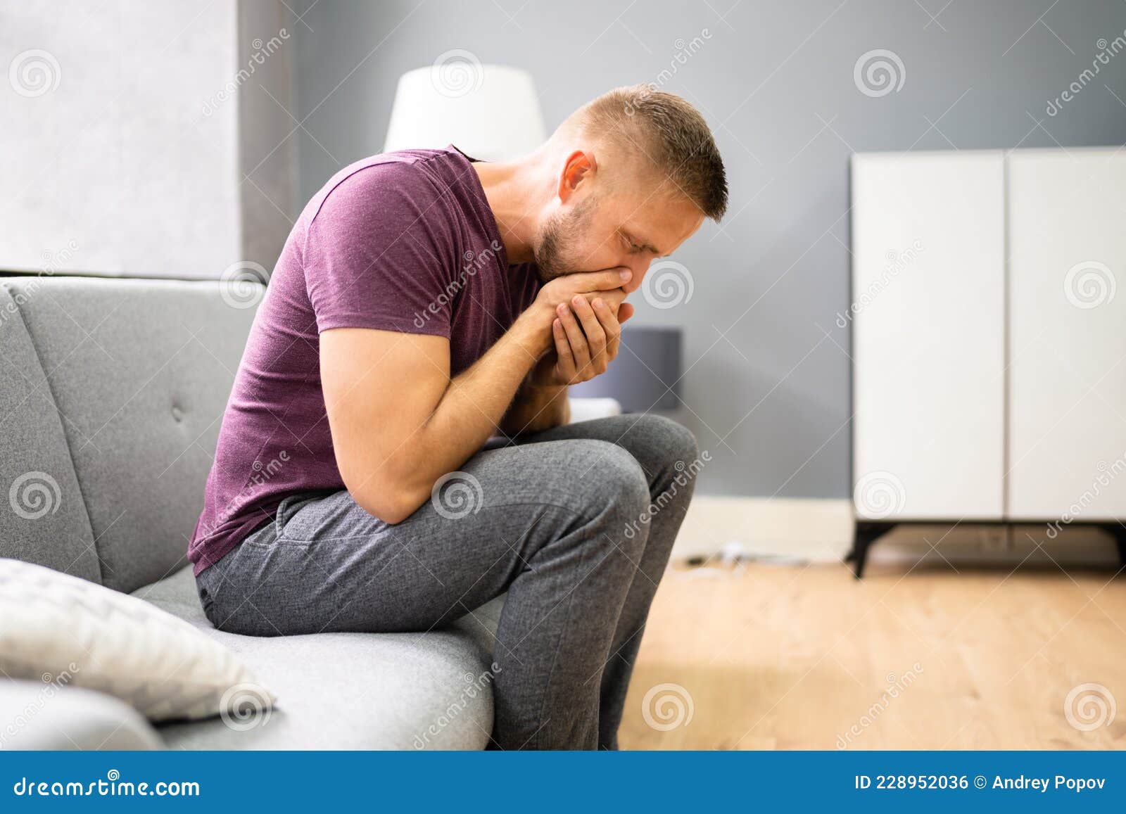 Lijden Aan Misselijkheid En Reflux Stock Foto - Image of test, toilet ...