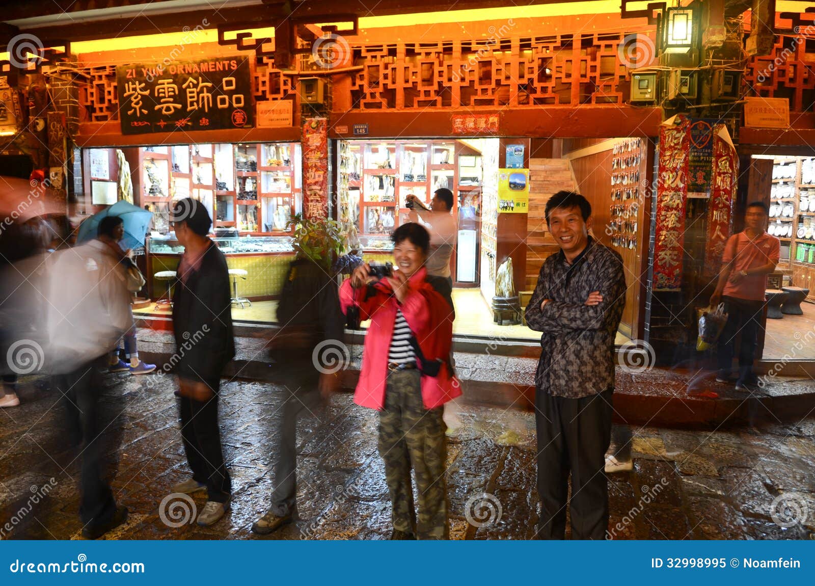 Lijiang by night editorial image. Image of china, yunnan - 32998995