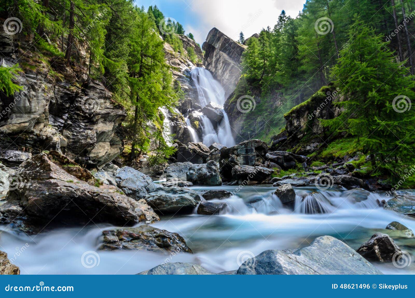 Lillaz Waterfall stock photo. Image of autumn, cogne - 48621496