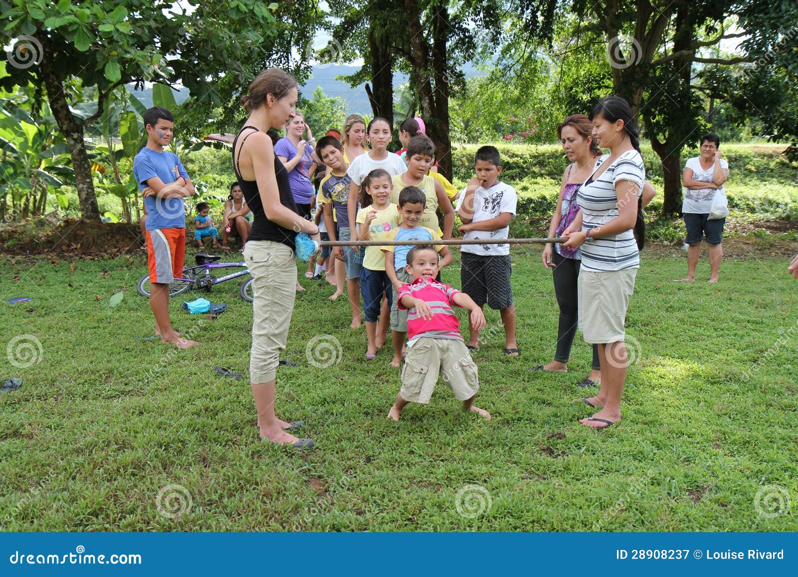 Limbo dance editorial photography. Image of expression - 28908237