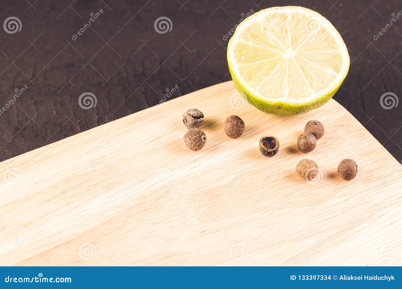 Lime Segment and Spices on a Empty Cutting Board/lime Segment an Stock ...