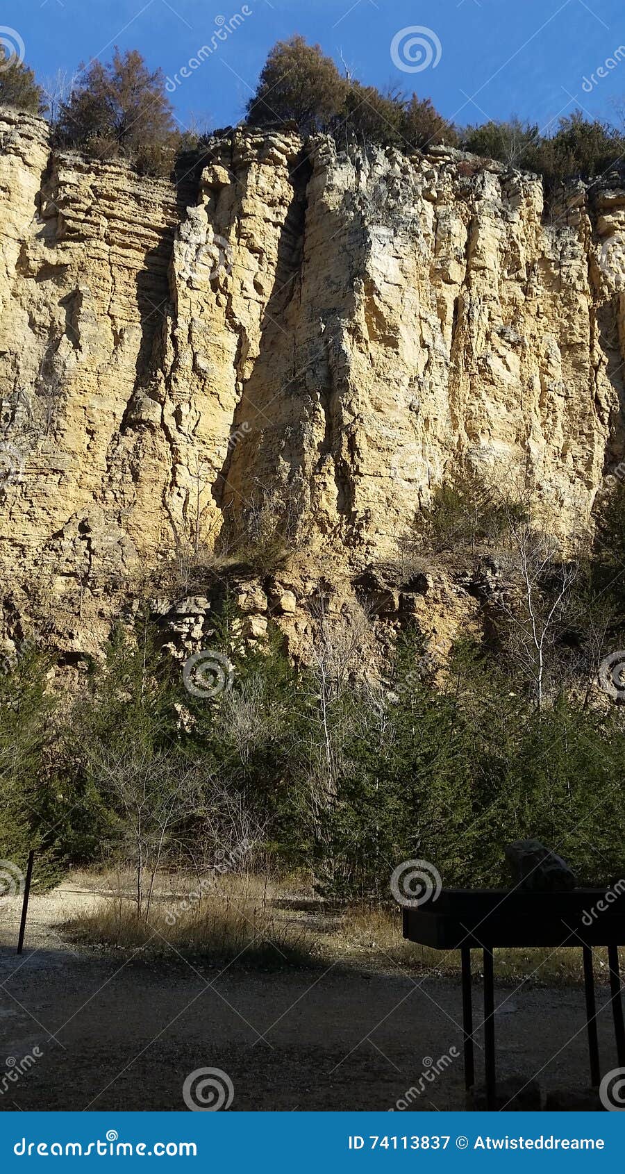 Limestone Bluff Hike stock image. Image of bluff, debuque - 74113837