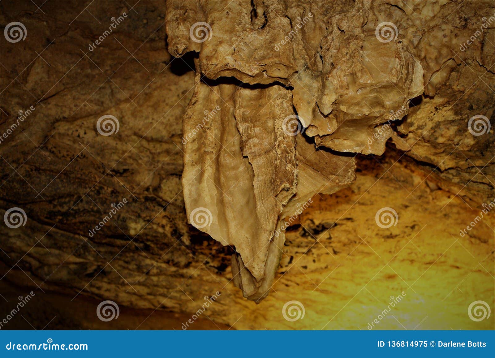 Limestone Cascade Down the Cave Stock Image - Image of tennessee ...