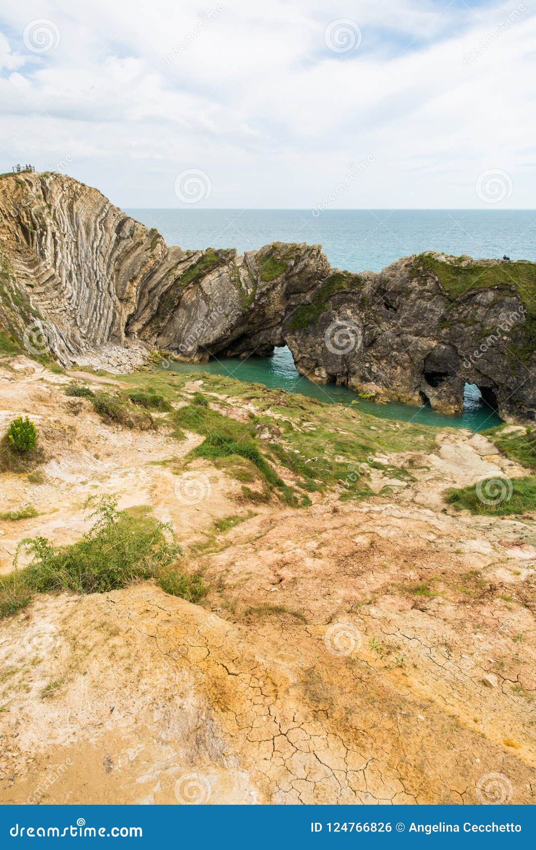 Limestone Foldings on Stair Hole Chalk Cliffs and Atlantic Ocean Stock ...