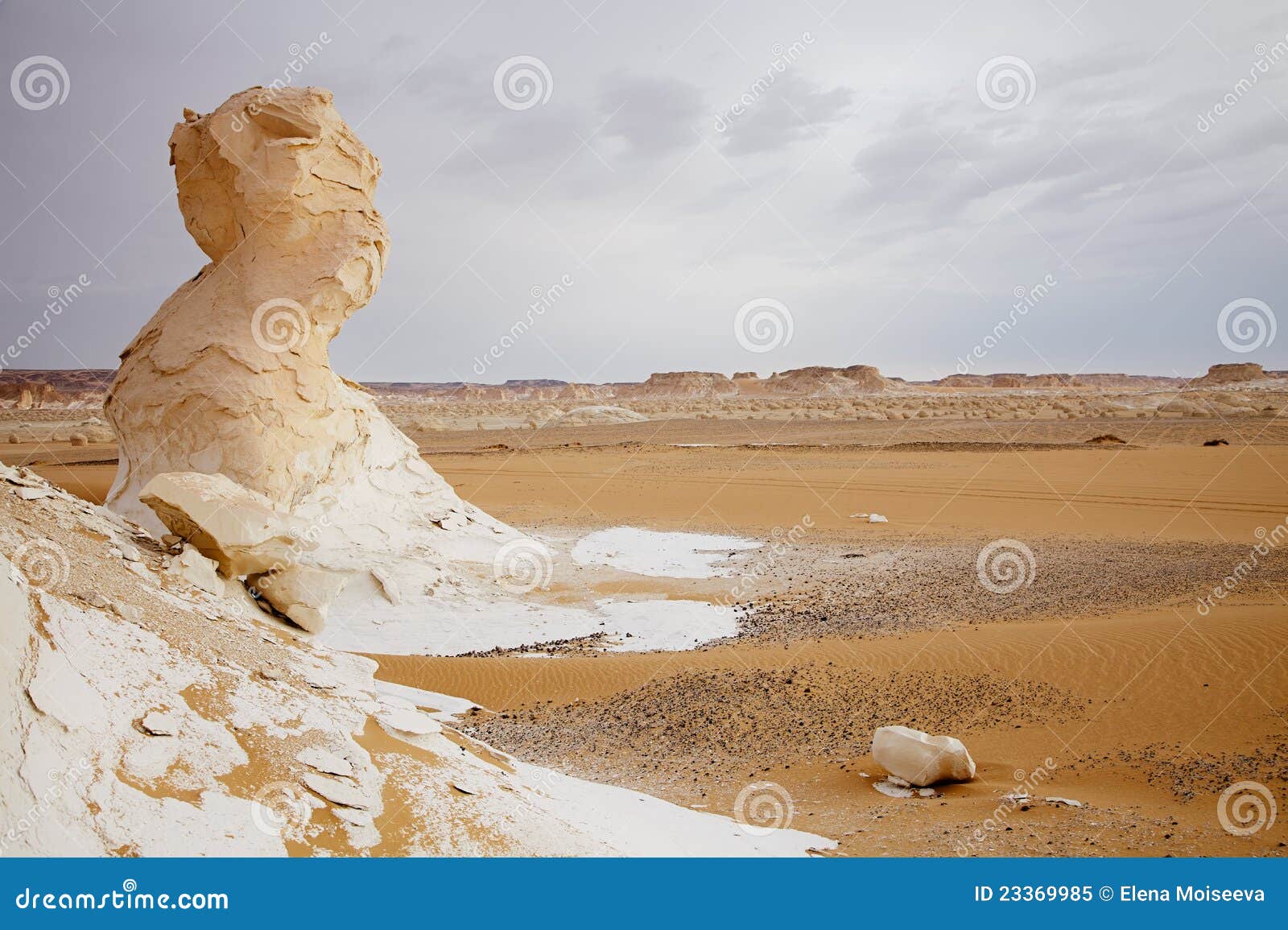 The Limestone Formation Rocks in the Sahara, Egypt Stock Image - Image ...