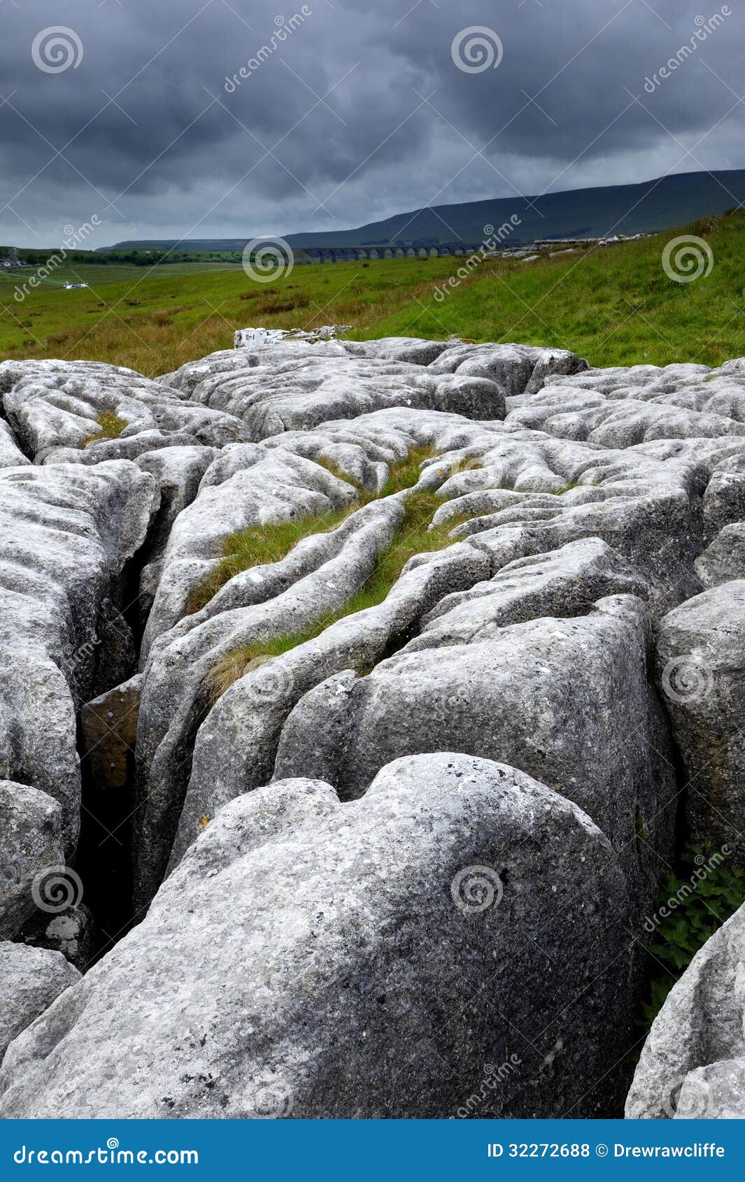 Limestone Pavement stock photo. Image of countryside - 32272688