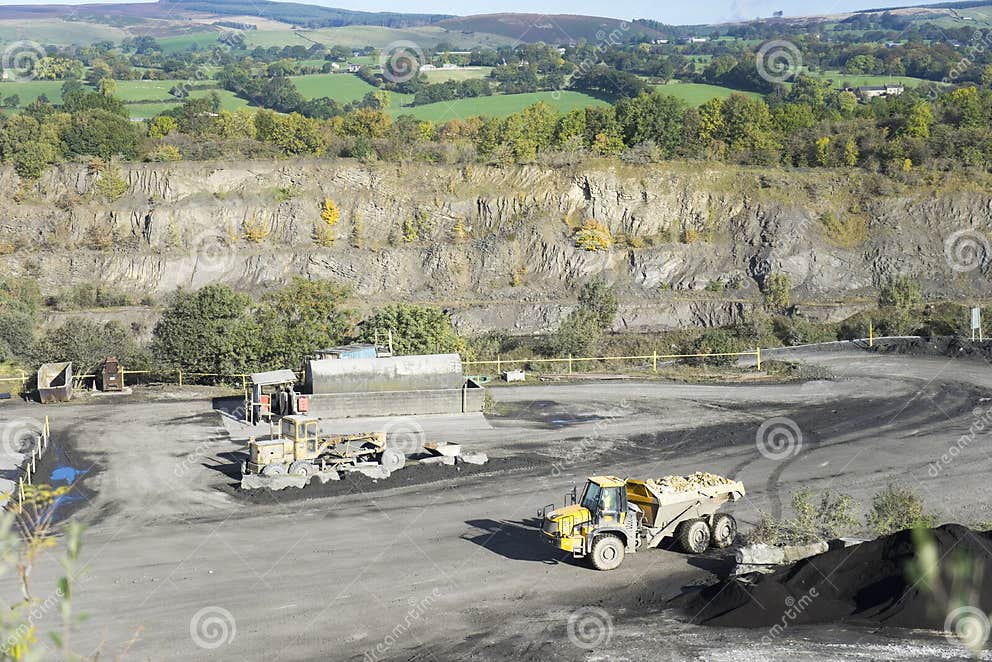 Limestone Quarry, Clitheroe Editorial Photography - Image of hanson ...