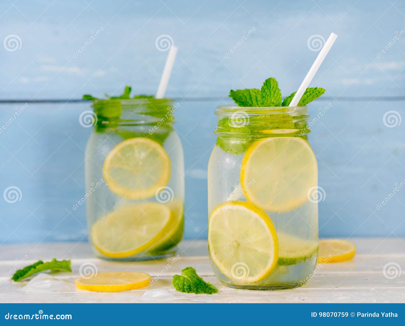 Limonada Helada Para La Bebida Del Verano Imagen de archivo - Imagen de ...