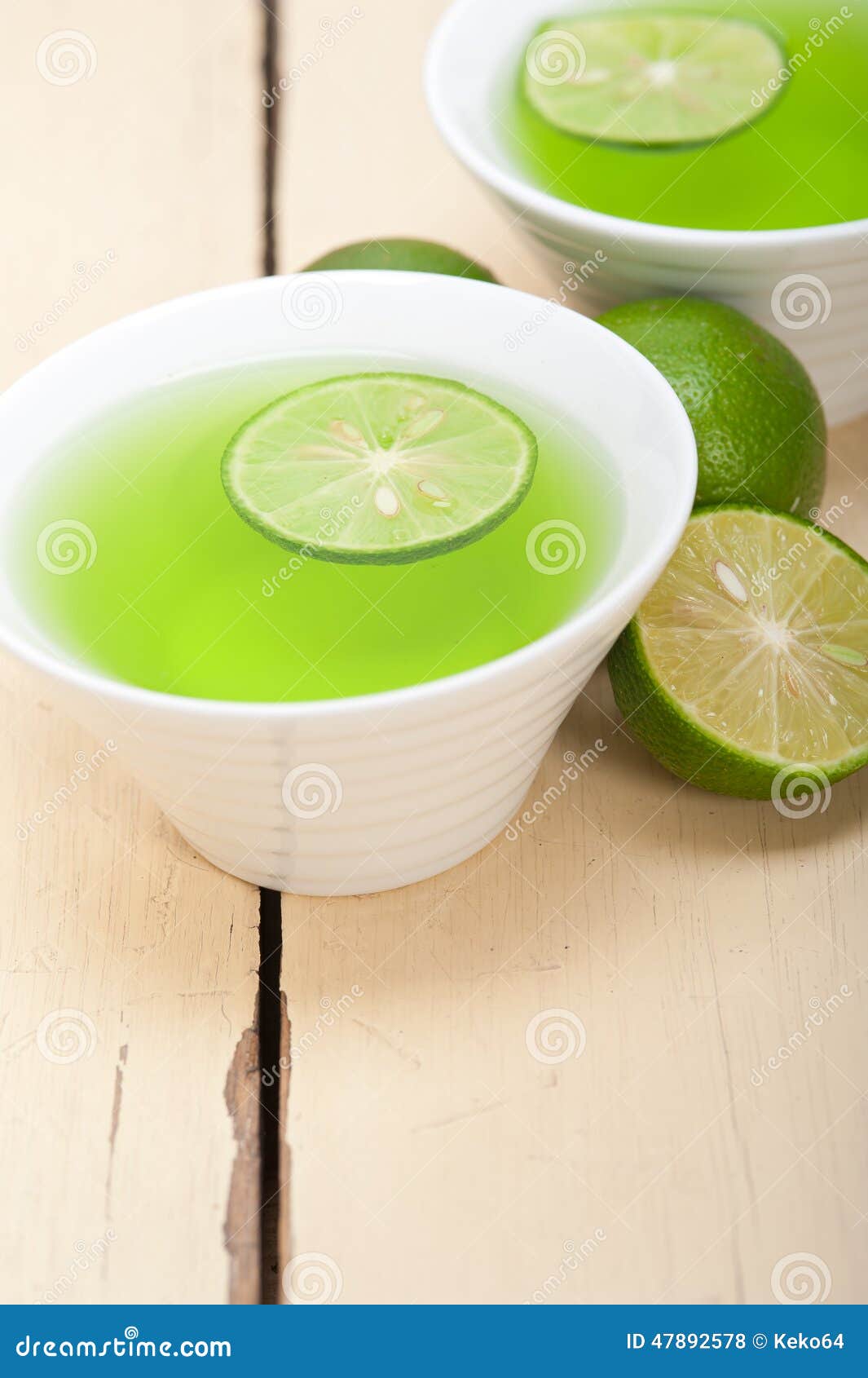 Limonada verde de la cal foto de archivo. Imagen de amarillo - 47892578