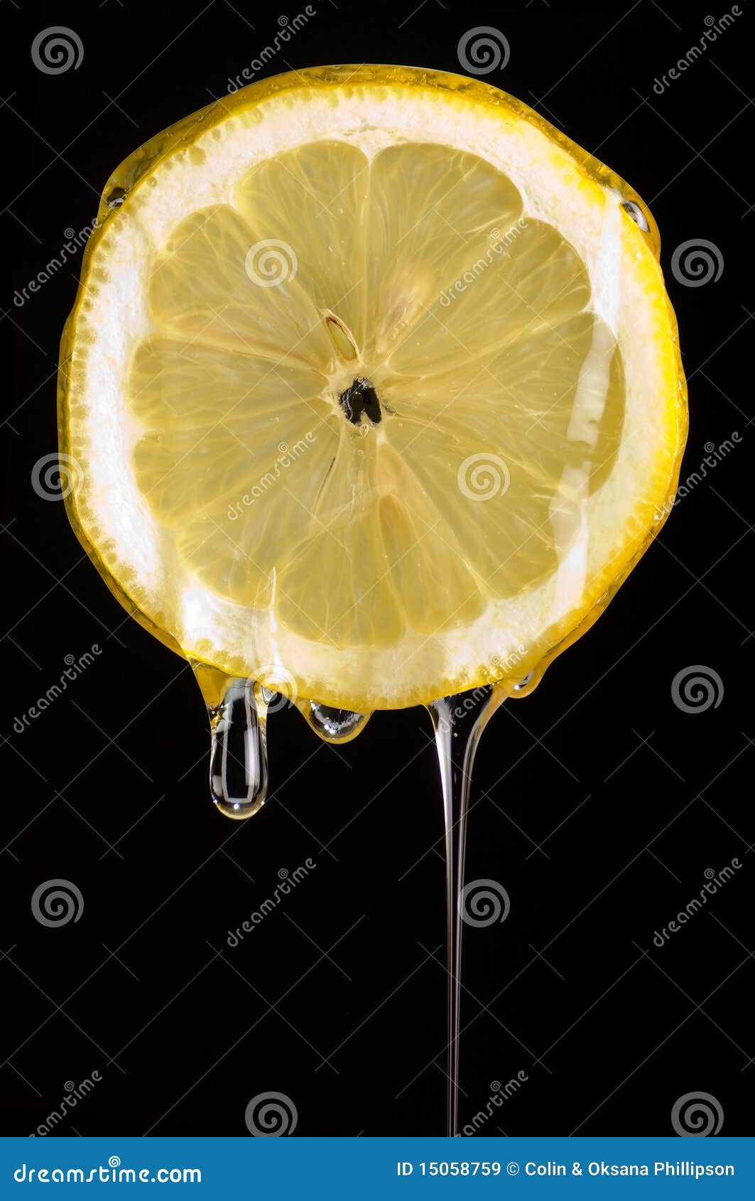 Limone Con Le Gocce Di Spremuta Immagine Stock - Immagine di goccia ...