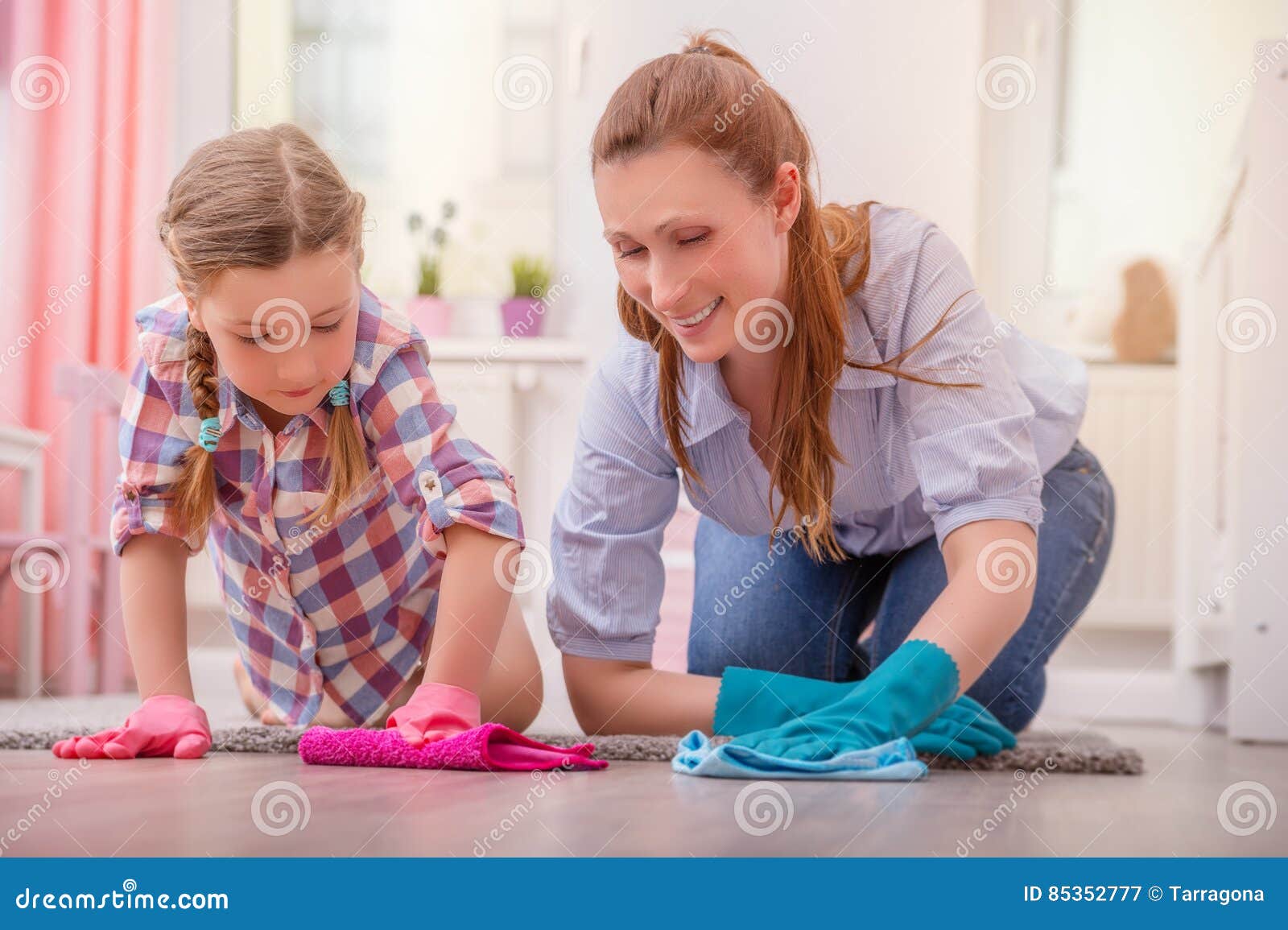 Limpiar el cuarto imagen de archivo. Imagen de manguito - 85352777