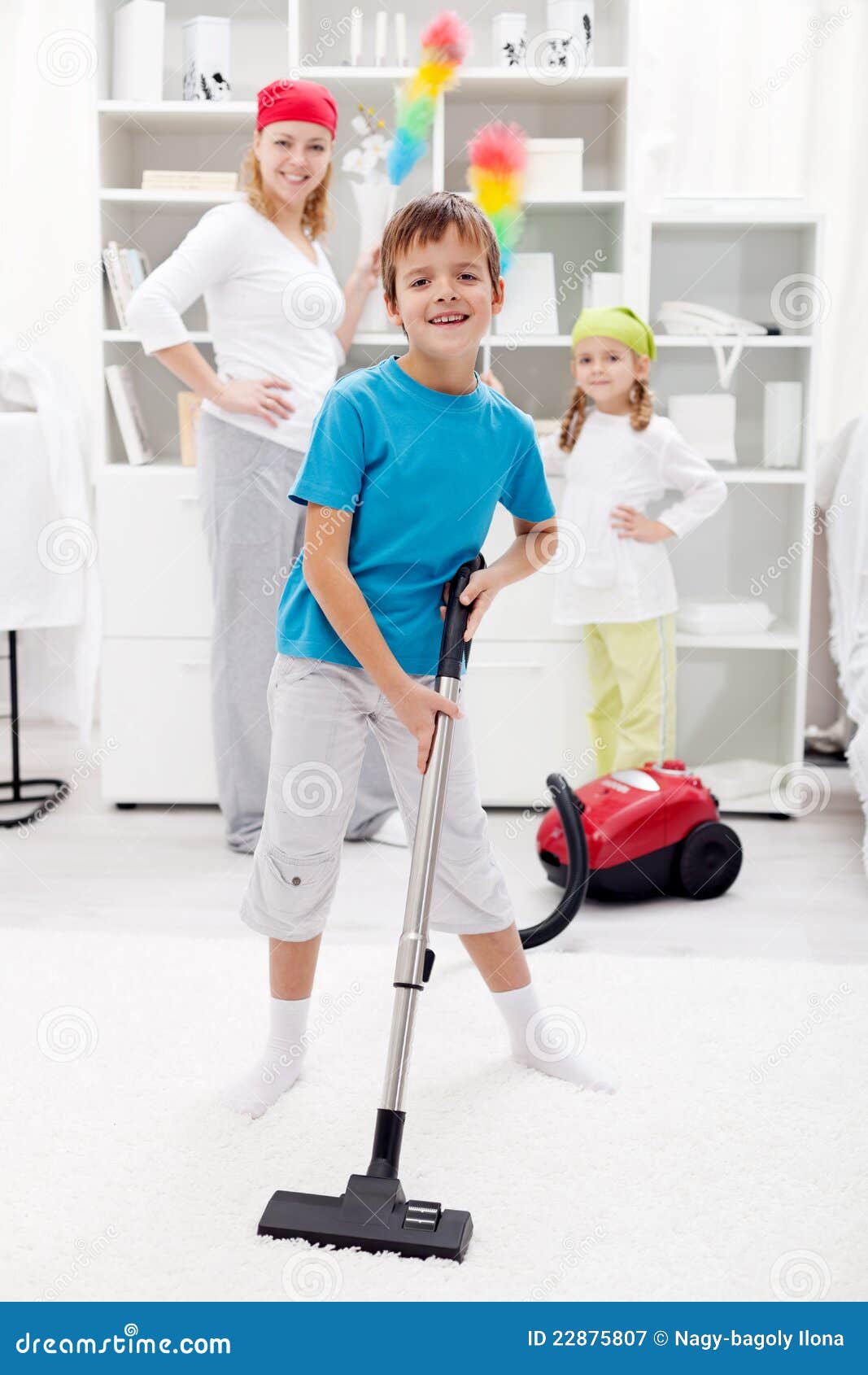 Limpie el día imagen de archivo. Imagen de tenencia, vivir - 22875807