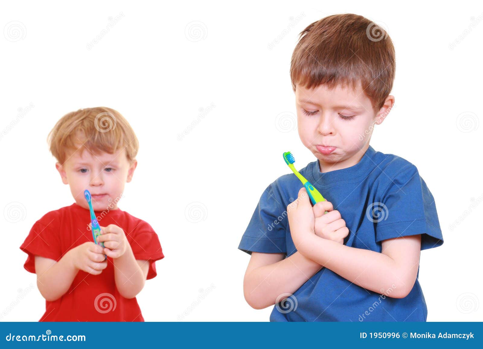 Limpie los dientes foto de archivo. Imagen de rutina, muchachos - 1950996