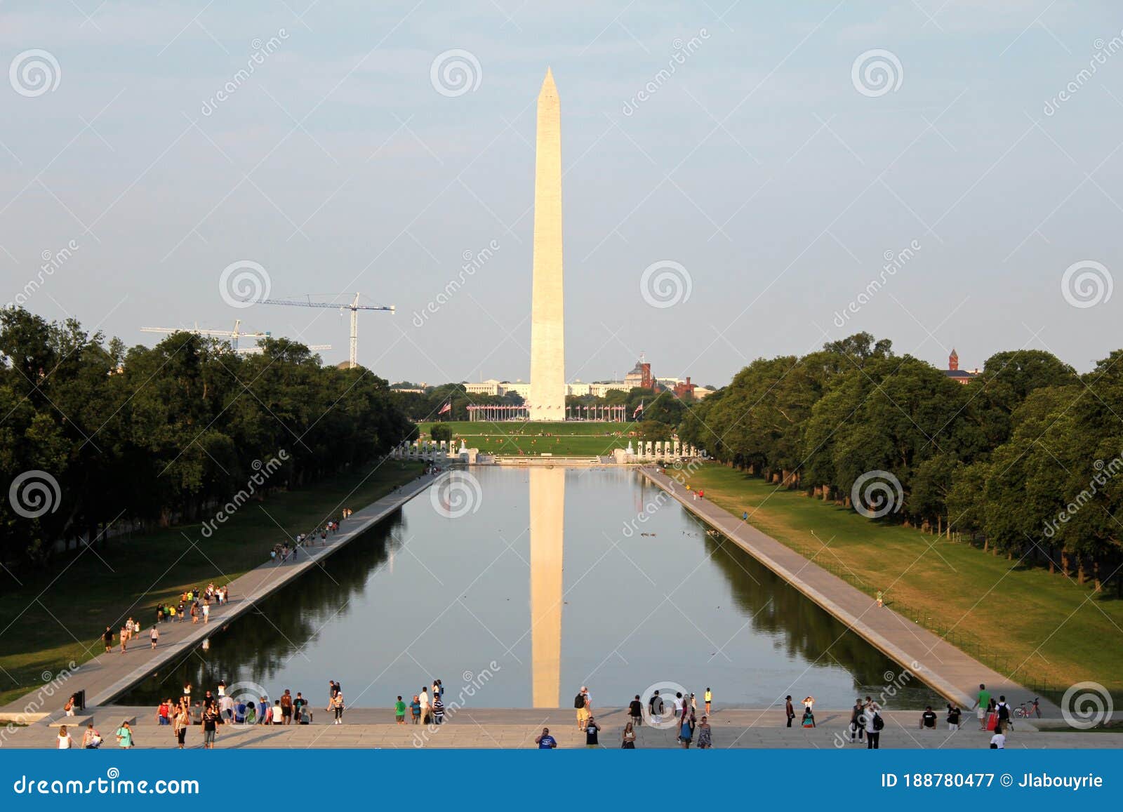 The Lincoln Memorial Reflecting Pool in Washington Editorial ...