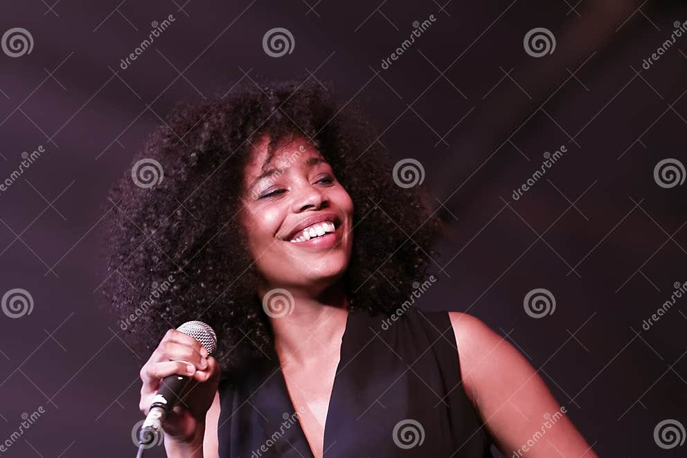 Linda Kyei editorial stock photo. Image of popular, concert - 20661773