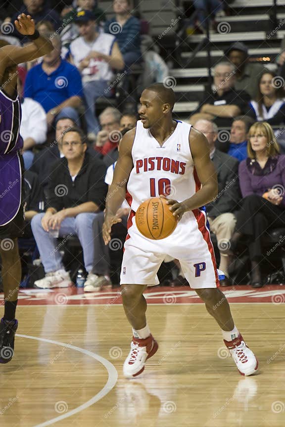 Lindsey Hunter Has the Ball Editorial Stock Image - Image of michigan ...