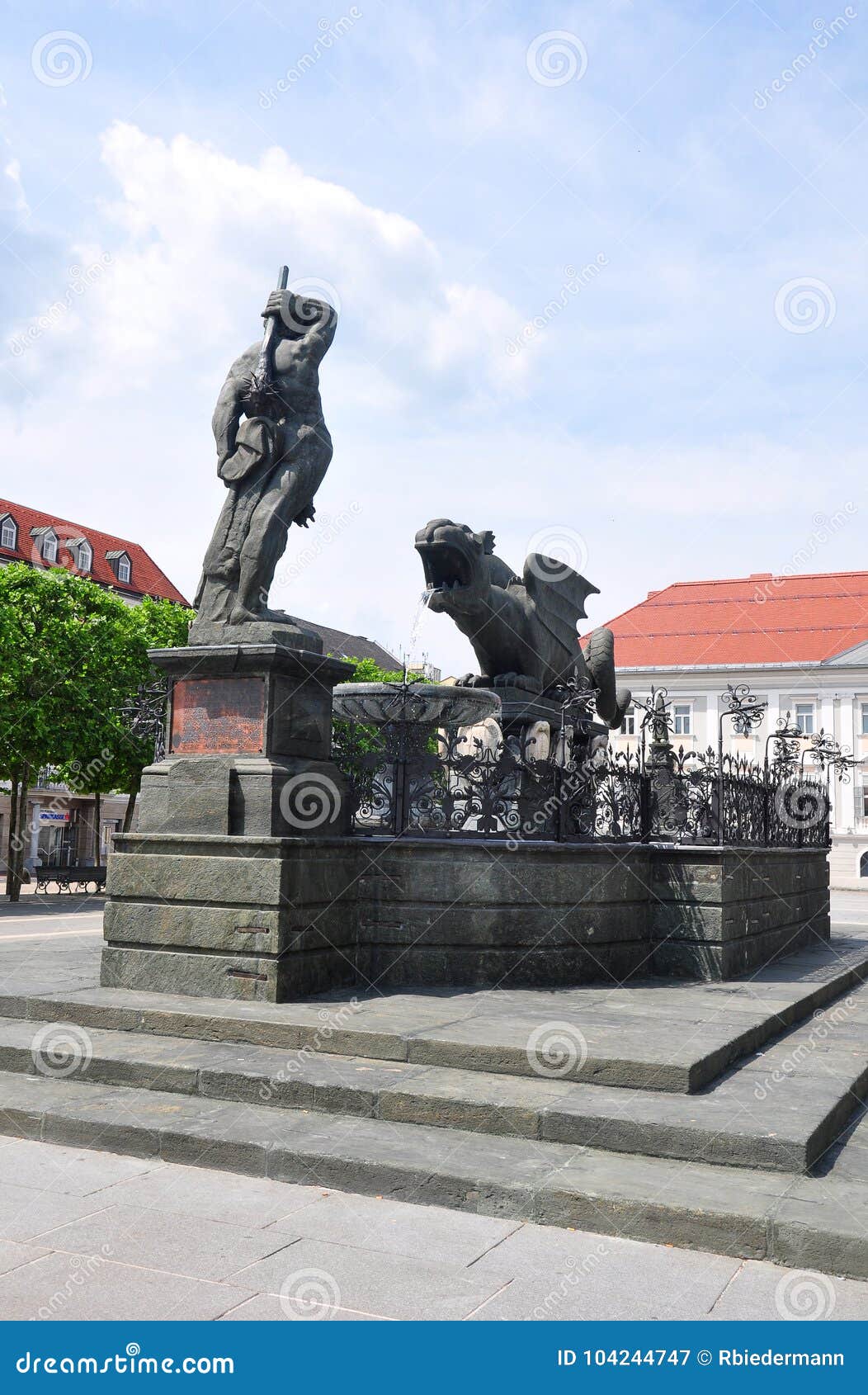 Lindwurmbrunnen (Lindworm Fountain) in Klagenfurt, Austria Editorial ... Lindwurmbrunnen (Lindworm Fountain) in Klagenfurt, Austria Editorial ...