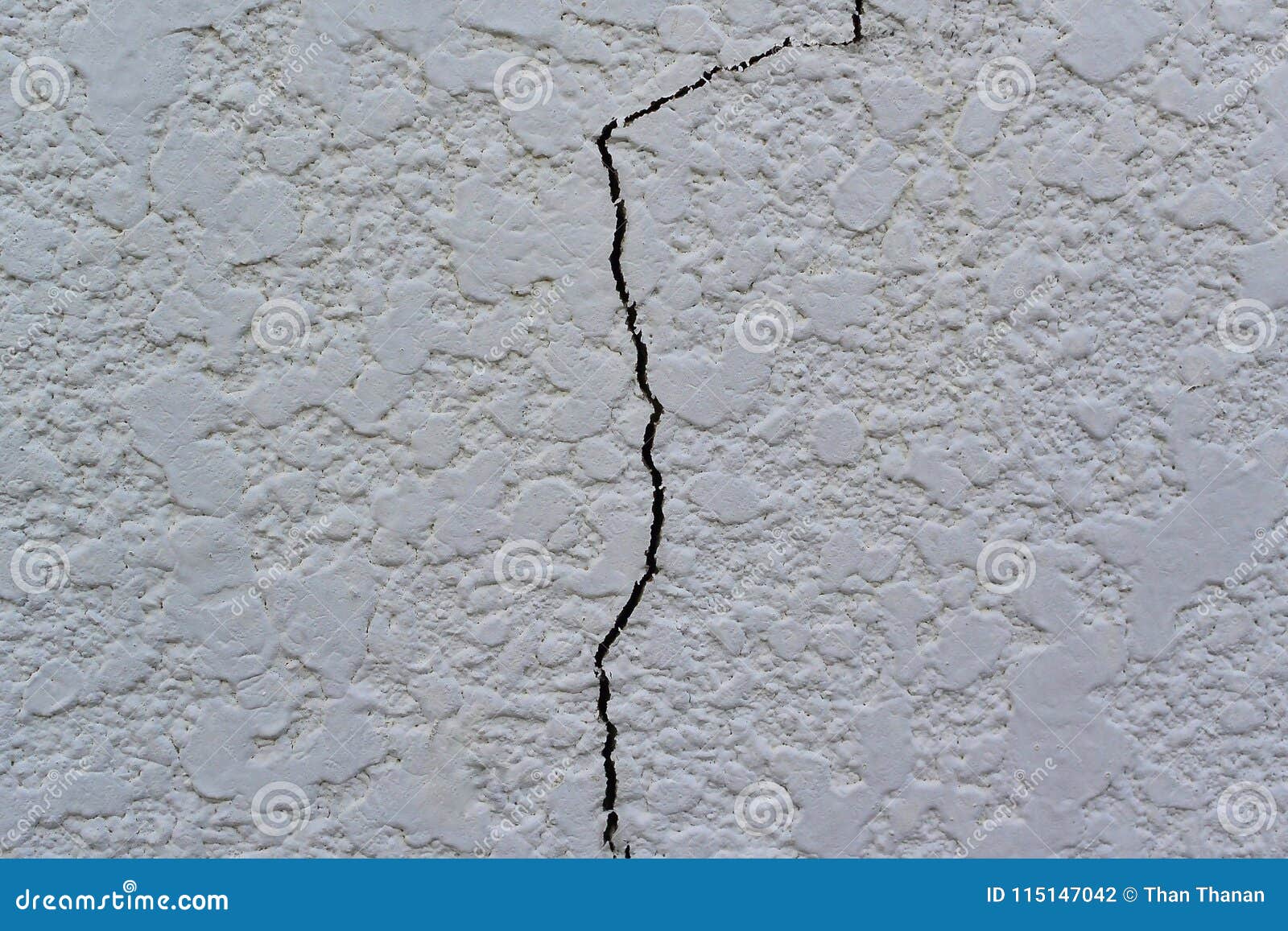 More crack on the wall stock photo. Image of wall, sign - 115147042