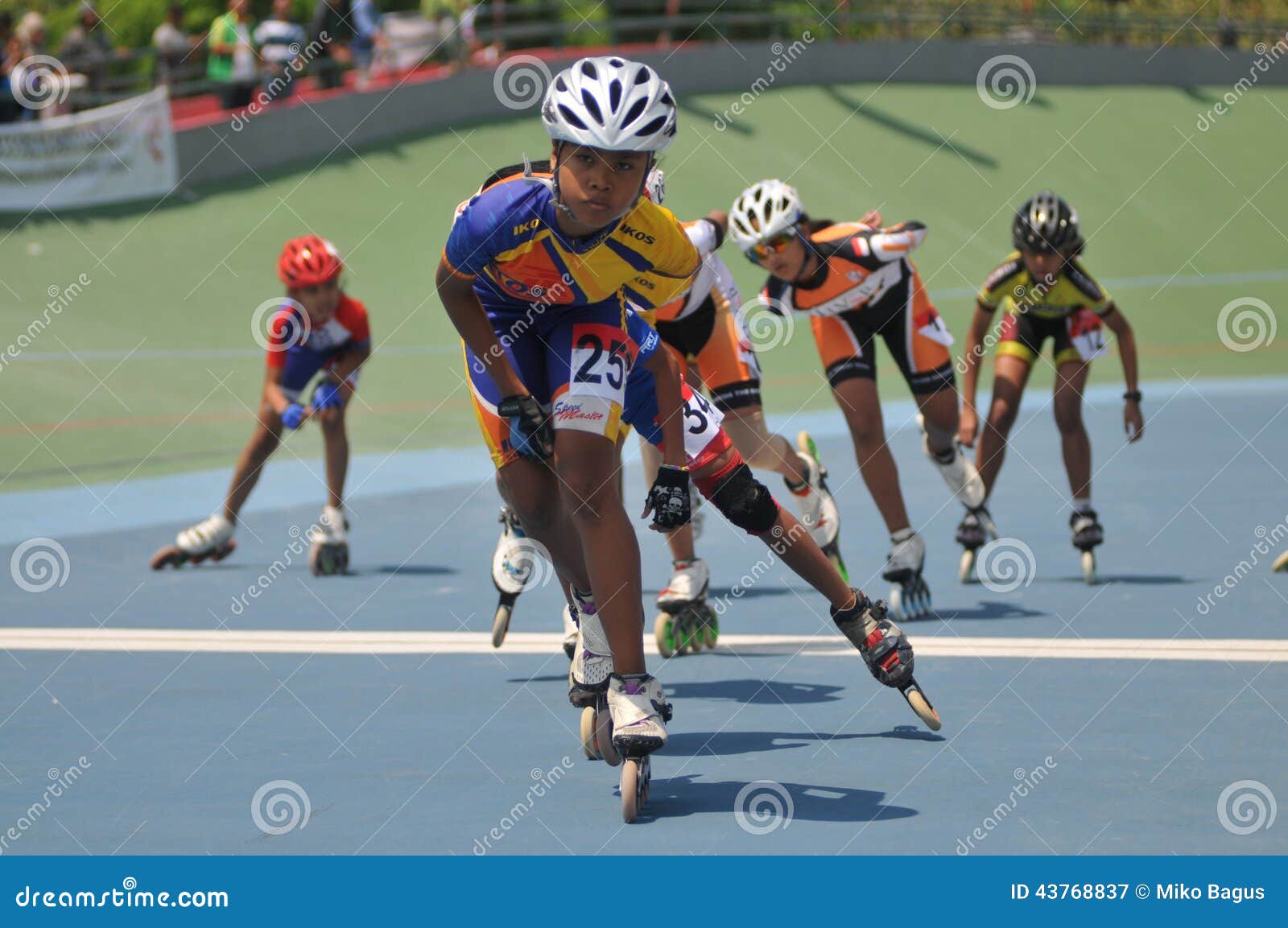 In Line Skate Competition editorial photography. Image of atlet - 43768837