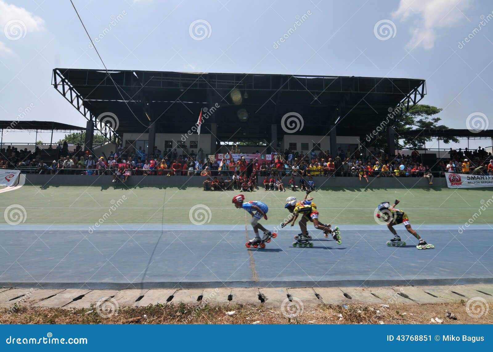 In Line Skate Competition editorial photo. Image of children - 43768851