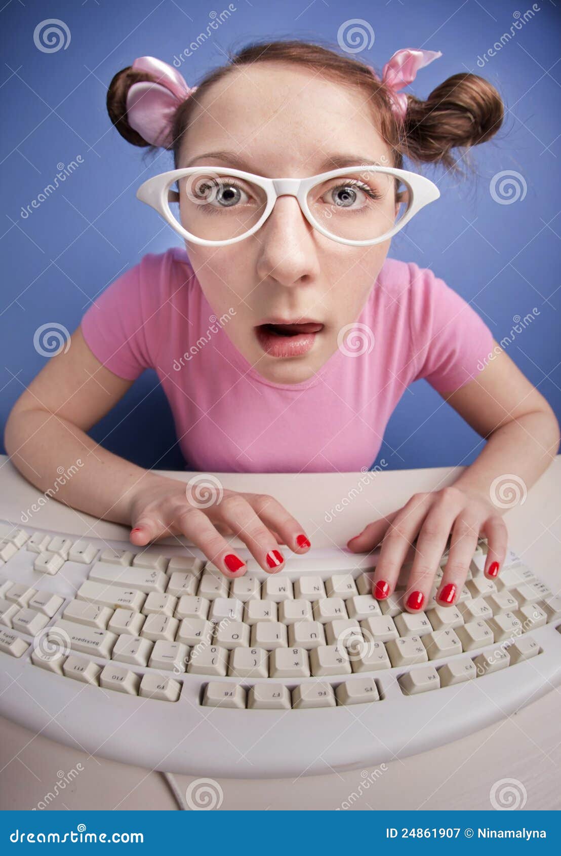 In linea chiacchierare immagine stock. Immagine di ufficio - 24861907