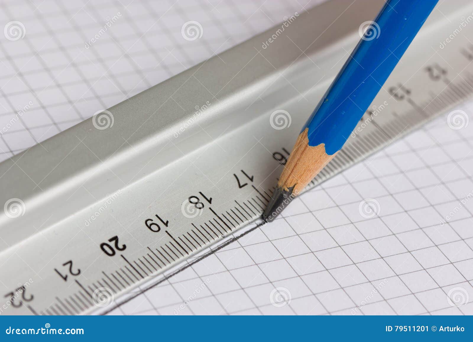 Linea retta di disegno immagine stock. Immagine di foglio - 79511201