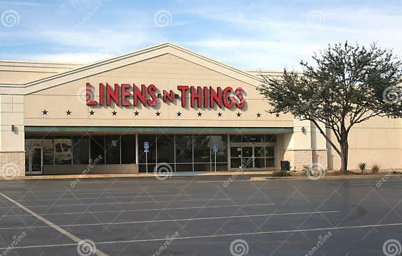 Linens n Things editorial stock photo. Image of finance - 7597758