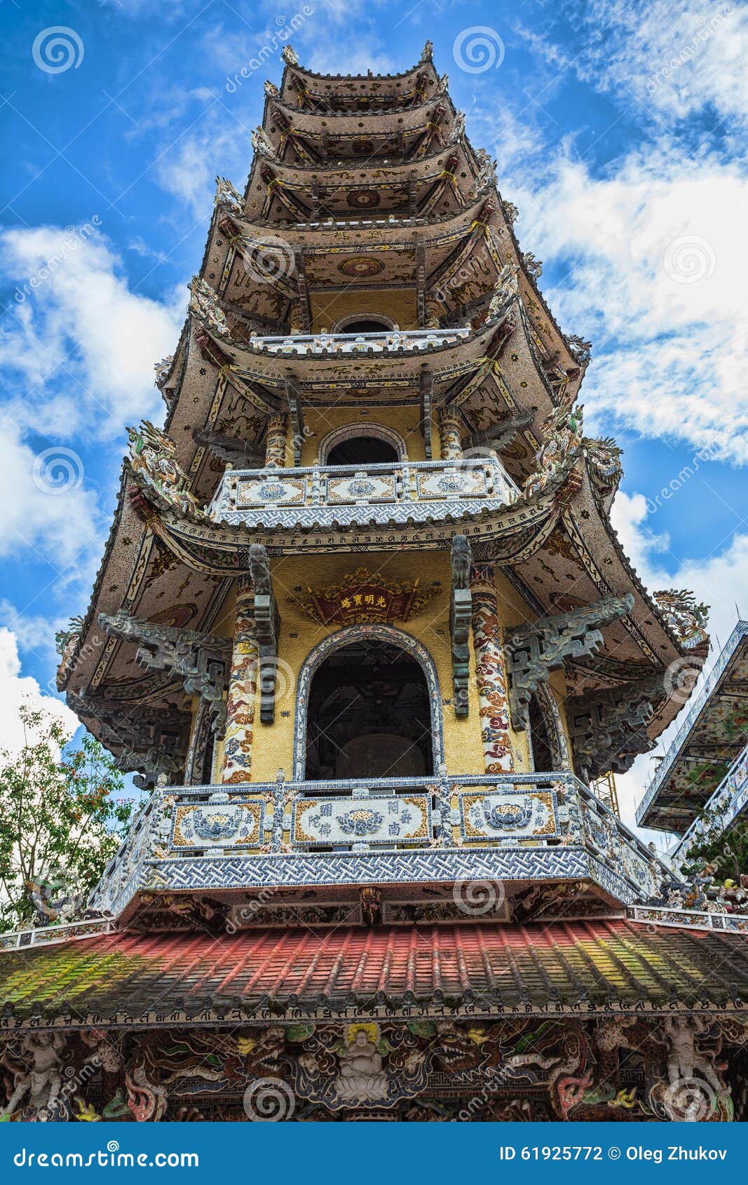 Linh Phuoc-pagode Bij De Stad Van DA Lat, Vietnam Stock Foto - Image of oren, pagode: 61925772